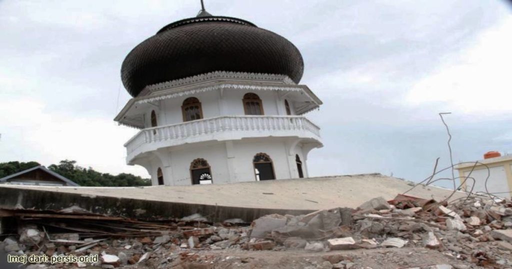 Garisan nipis antara agama dan bencana – Kata Malaysia